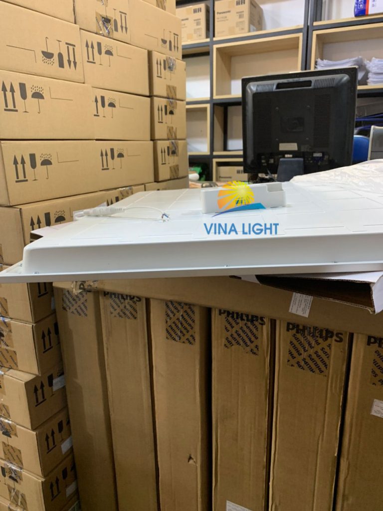 Đèn LED Panel CertaFlux 44W 6060 840/865 Philips